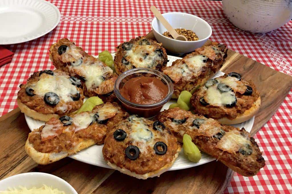 Pizza-wiches : Pizza Meets Sandwiches - Picnic Life Foodie