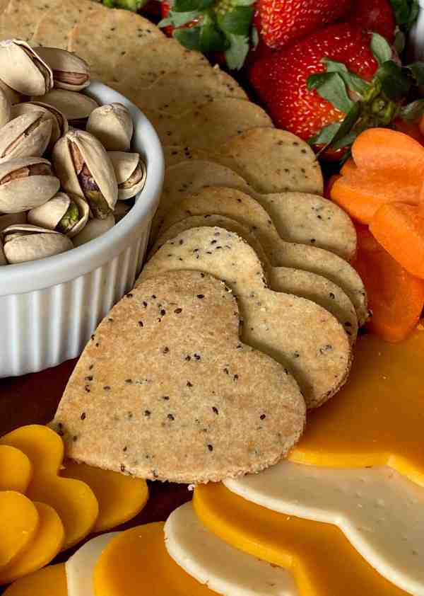 Healthy Homemade Crackers - Picnic Life Foodie