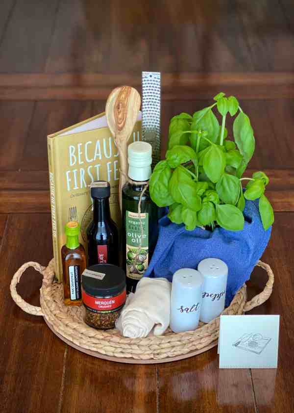 Perfect Gift Baskets for People Who Like to Eat - Picnic Life Foodie