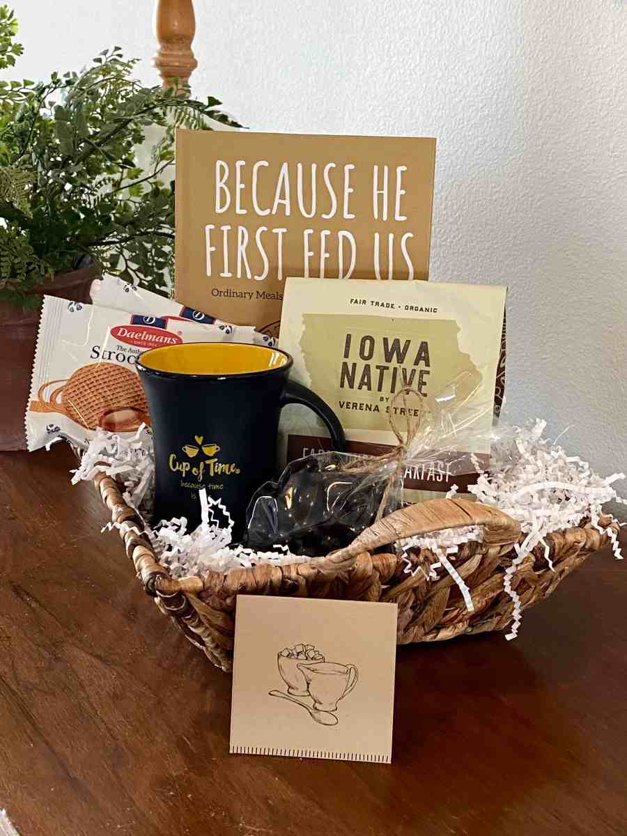 Perfect Gift Baskets for People Who Like to Eat - Picnic Life Foodie