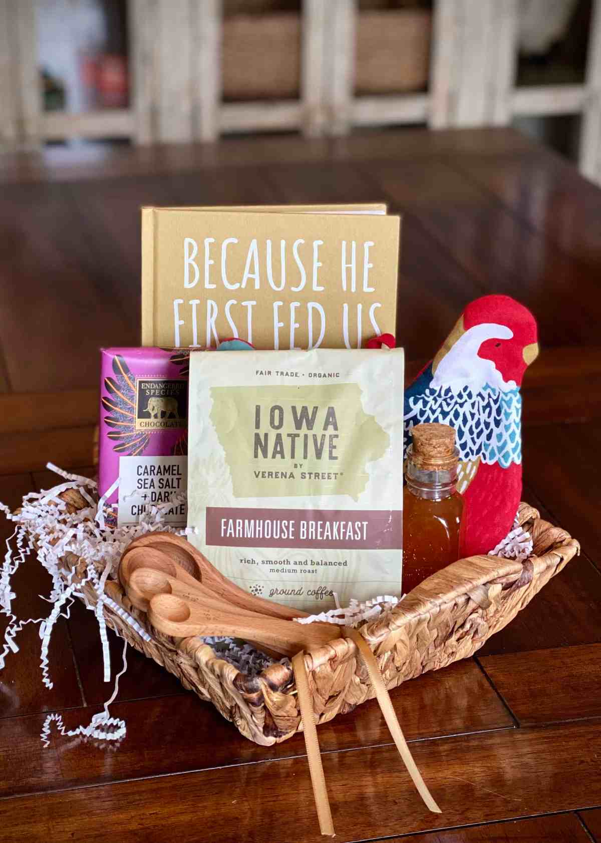 Perfect Gift Baskets for People Who Like to Eat - Picnic Life Foodie